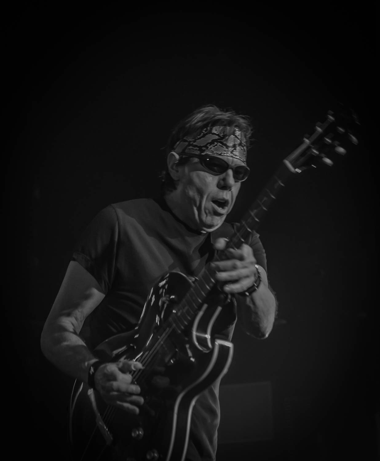 ‘Lonesome’ George Thorogood Does Not ‘Drink Alone’! Montreal Concert ...